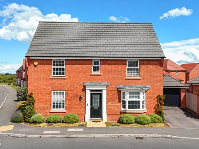 4 Bedroom House To Rent In Austen Drive, Tamworth, Staffordshire, B78