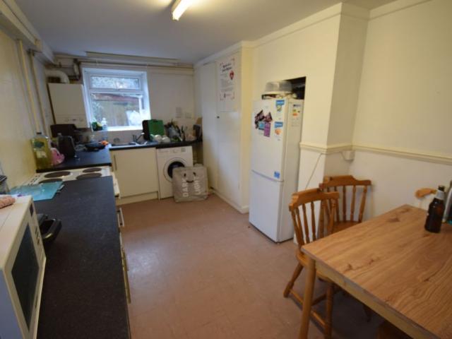 4 Bedroom House To Rent in Charminster £1,820 pcm Tenancy Info