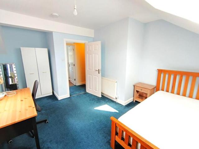 4 Bedroom House To Rent In City Road, Nottingham, NG7