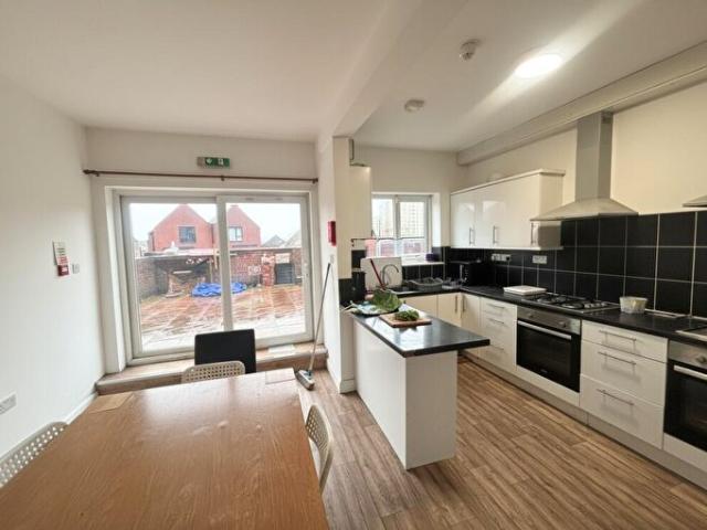 4 Bedroom House To Rent In Clifford Street Bed, Radford, East Midlands, NG7