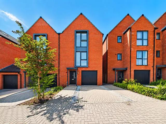 4 Bedroom House To Rent In Etteridge Drive, Kingsway, Derby, DE22