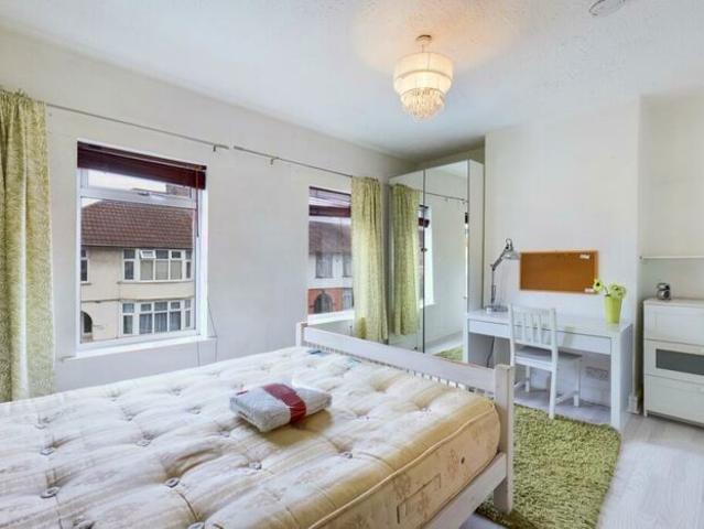 4 Bedroom House To Rent In Euston Road, Northampton, NN4