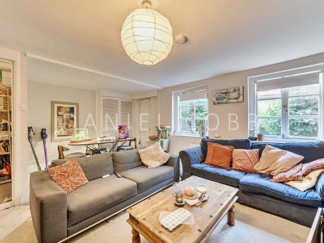 4 Bedroom House to Rent in Grove Lane, London, SE5