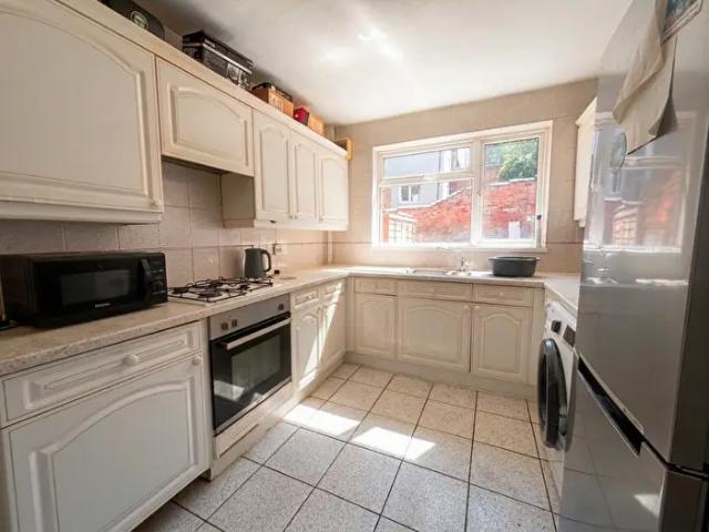 4 Bedroom House To Rent In Ilkeston Road Bed, Lenton, East Midlands, NG7