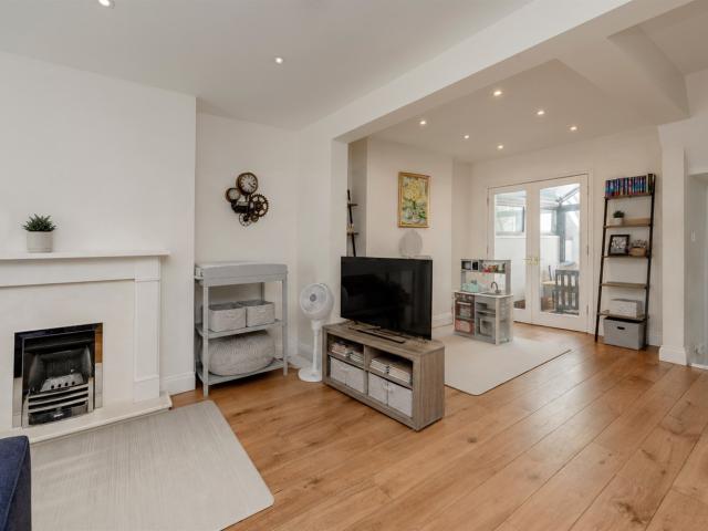 4 bedroom house to rent in kensington