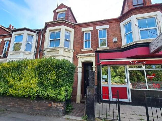 4 Bedroom House To Rent In London Road, Northampton, NN4
