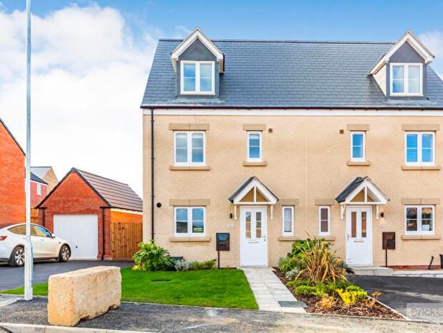 4 Bedroom House To Rent In Menzel Road, Weldon, Corby, NN17