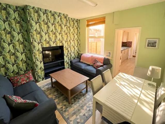 4 Bedroom House To Rent In Mettham Street Bed Ex Bills, Lenton, East Midlands, NG7