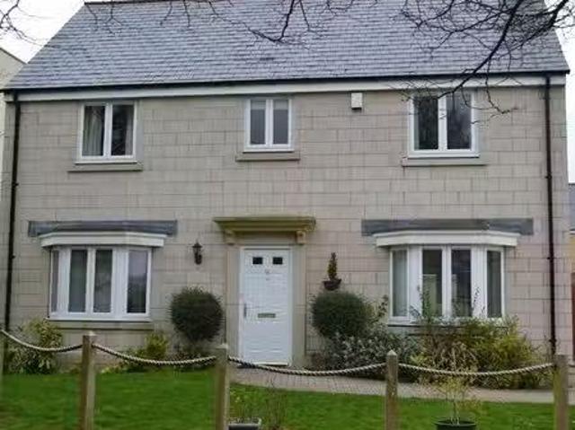 4+ bedroom house to rent in Middlewood Close, Bath, Somerset.