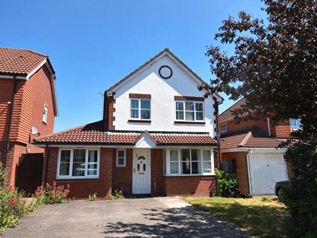 4 Bedroom House To Rent In Redwood Drive, Aylesbury, HP21