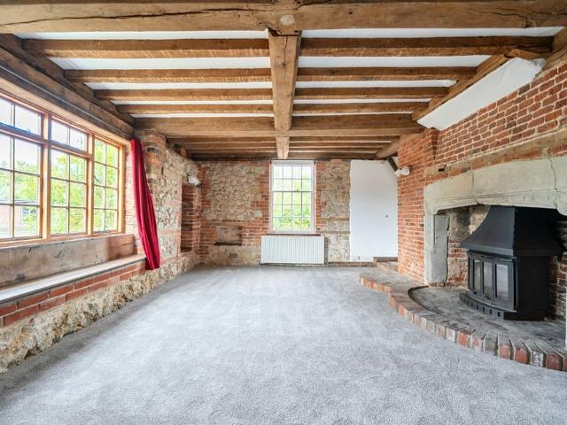 4 Bedroom House To Rent in Sevington