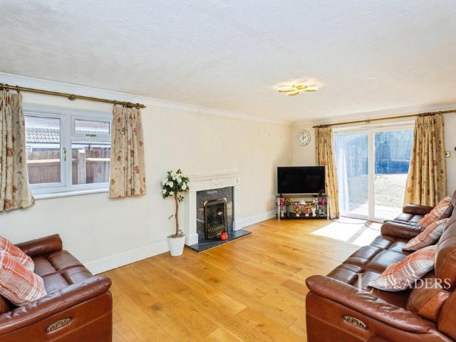 4 bedroom house to rent Khandala Gardens, Waterlooville, Hampshire, PO7