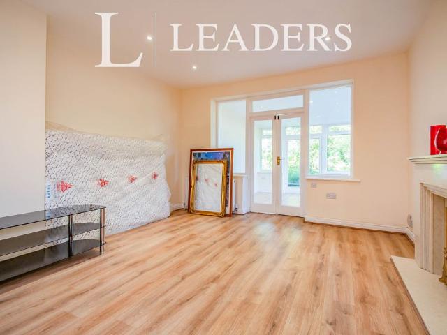 4 bedroom house to rent Links Crescent, Prestwich, Manchester, M25
