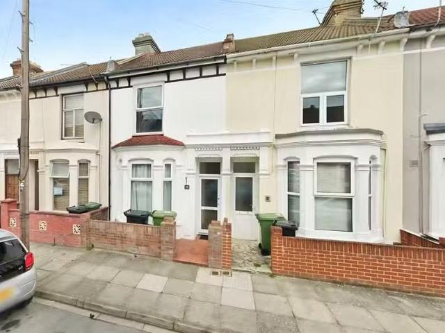 4 bedroom House to rent, Mafeking Road, Southsea, PO4 £2,100.