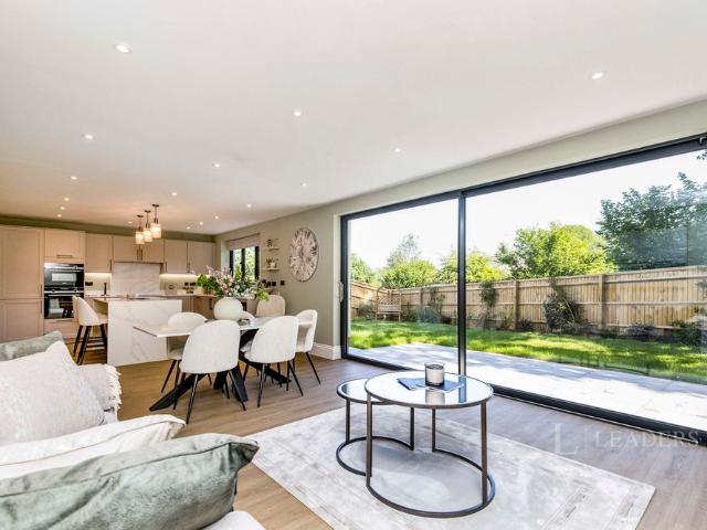 4 bedroom house to rent Meadow View, Monks Gate, Horsham, West Sussex, RH13