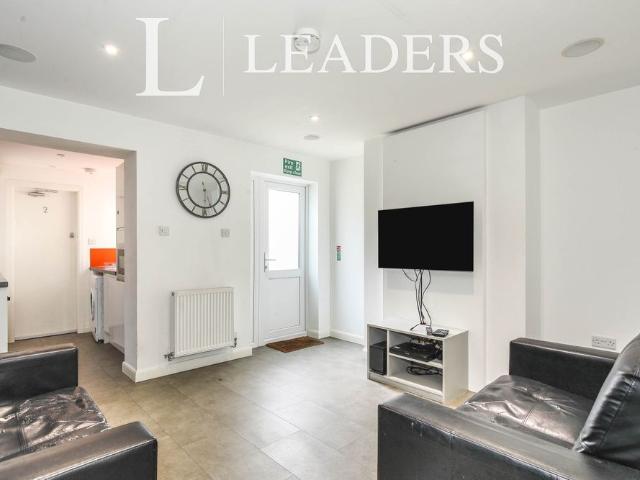 4 bedroom house to rent Mellard Street, Newcastle, ST5