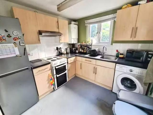 4 bedroom House to rent, Milton Road, Southampton, SO15 £1,90.