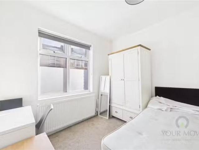 4 bedroom House to rent, Moore Street, Poets Corner, NN2 £500.