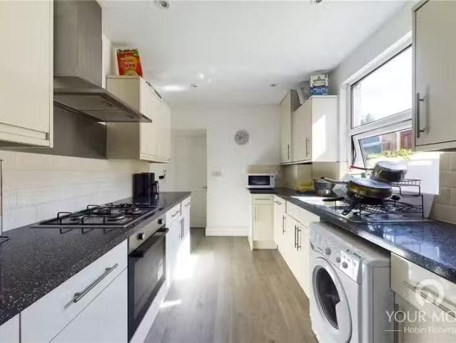 4 bedroom House to rent, Shelley Street, Northampton, NN2 £58.