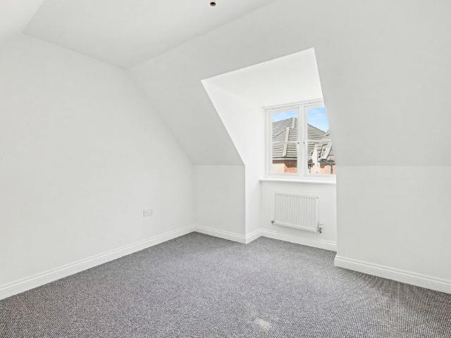 4 bedroom house to rent Snowshill Close, Daventry, Northamptonshire, NN11