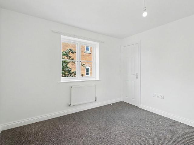 4 bedroom house to rent Snowshill Close, Daventry, Northamptonshire, NN11