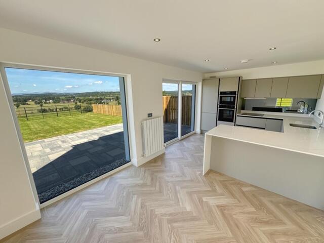 4 Bedroom House Torr Road Torr Road LS98903634
