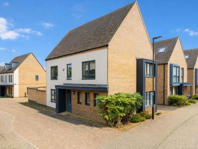 4 Bedroom House Tattenhoe Park Tattenhoe Park LS100191956