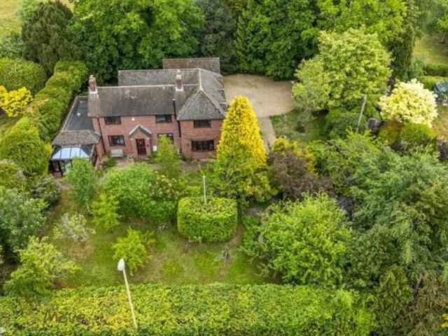 4 Bedroom House Tadley Hampshire 99952357