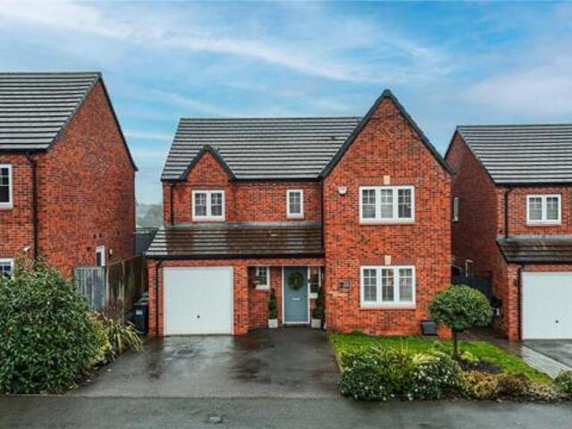 4 Bedroom House Tamworth Staffordshire LS99029240