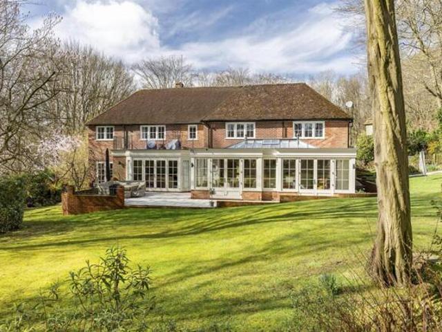 4 Bedroom House Tewin Tewin LS100855327