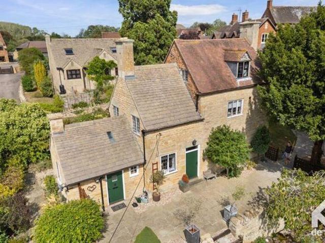 4 Bedroom House Teddington Gloucestershire 98233079