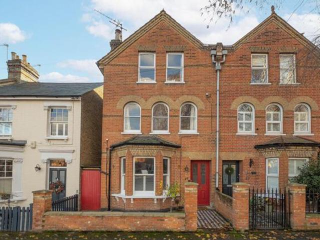 4 Bedroom House Teddington Greater London 100881727