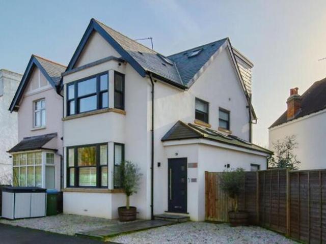 4 Bedroom House Teddington Greater London LS99808536