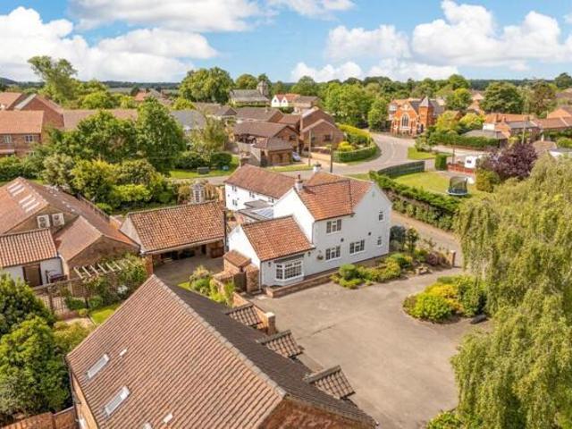 4 Bedroom House Thorpe Thorpe 99029489