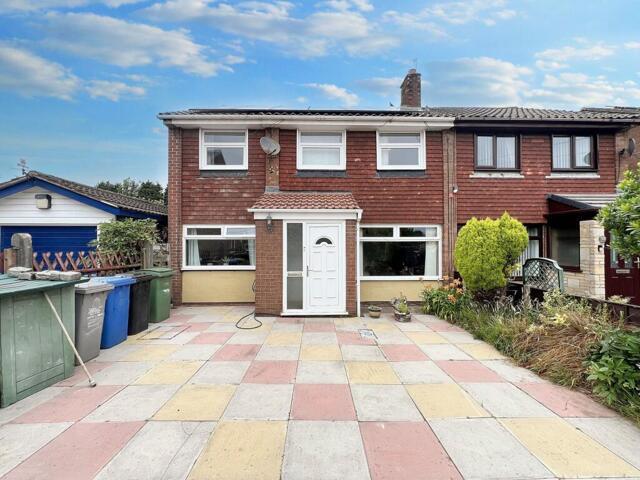 4 Bedroom House Trafford Trafford LS99986361