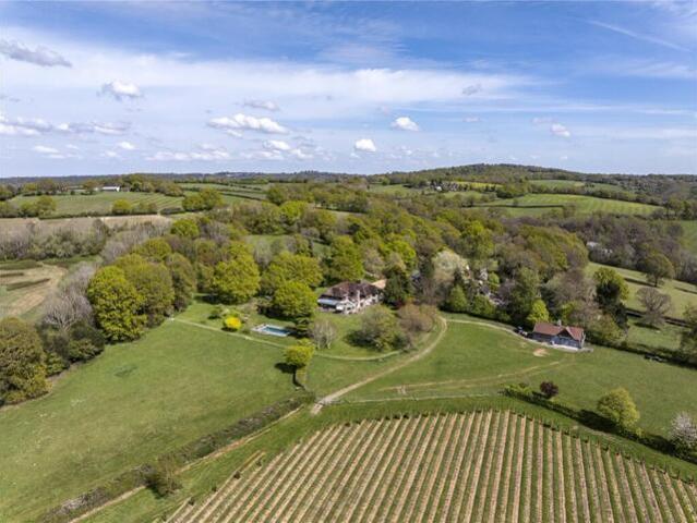 4 Bedroom House Tunbridge Wells Kent LS98801010