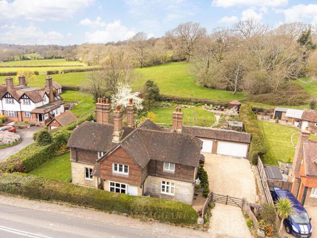 4 Bedroom House Turners Hill West Sussex 101677845