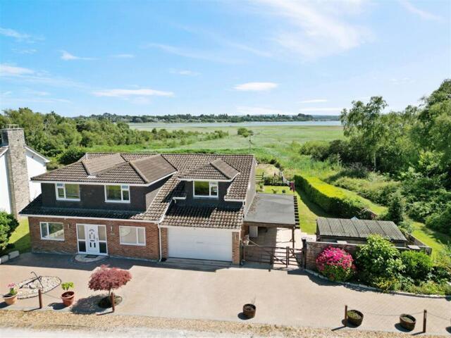 4 Bedroom House Upton Cheshire 98969042
