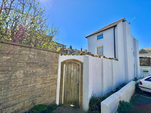 4 Bedroom House Ventnor Isle Of Wight LS101025476