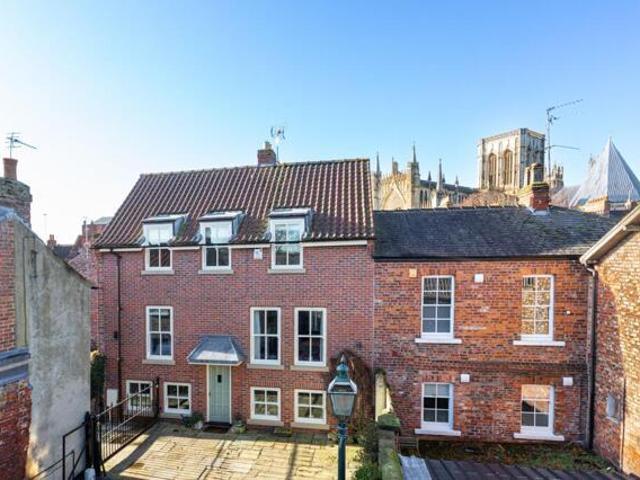 4 Bedroom House York York LS100316913