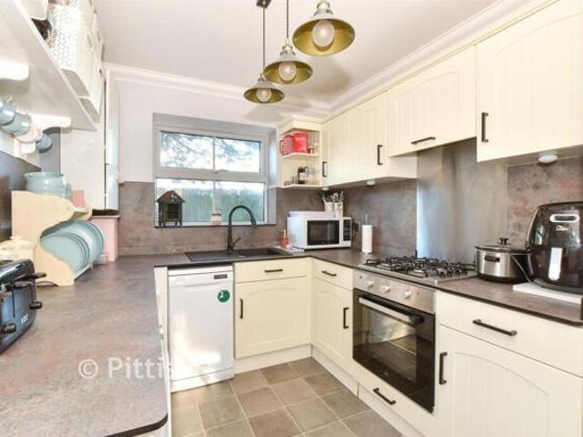 4 Bedroom House Yarmouth Isle Of Wight LS101678823