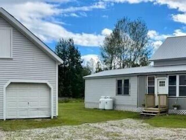 4 bedroom, Howland ME 04448 104009115