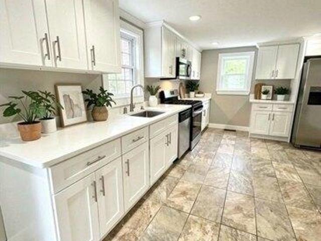 4 bedroom, Holbrook MA 02343 104543061