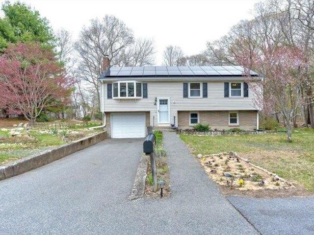 4 bedroom, Holbrook MA 02343 LS102061782