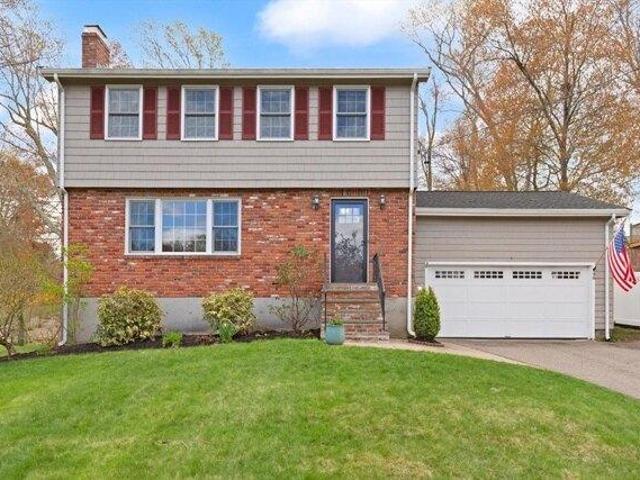 4 bedroom, Holliston MA 01746 LS102859523