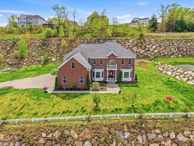 4 bedroom, Holliston MA 01746 LS102922387