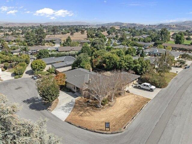 4 bedroom, Hollister CA 95023 LS96892120