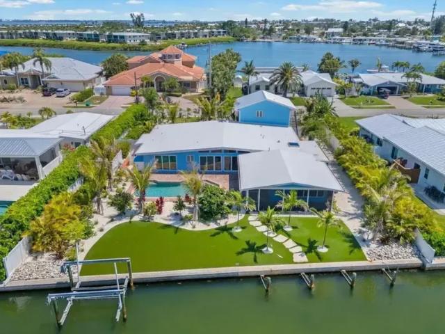 4 bedroom, Holmes Beach FL 34217 LS102435329
