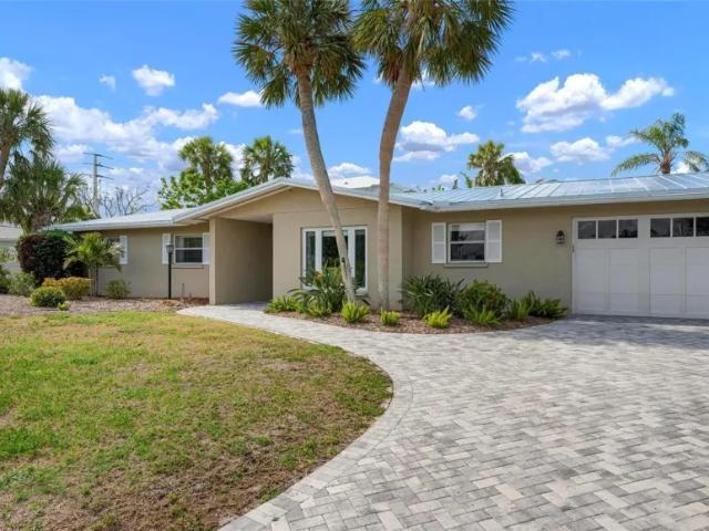 4 bedroom, Holmes Beach FL 34217 102587826