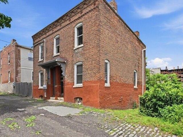 4 bedroom, Holyoke MA 01040 104809857